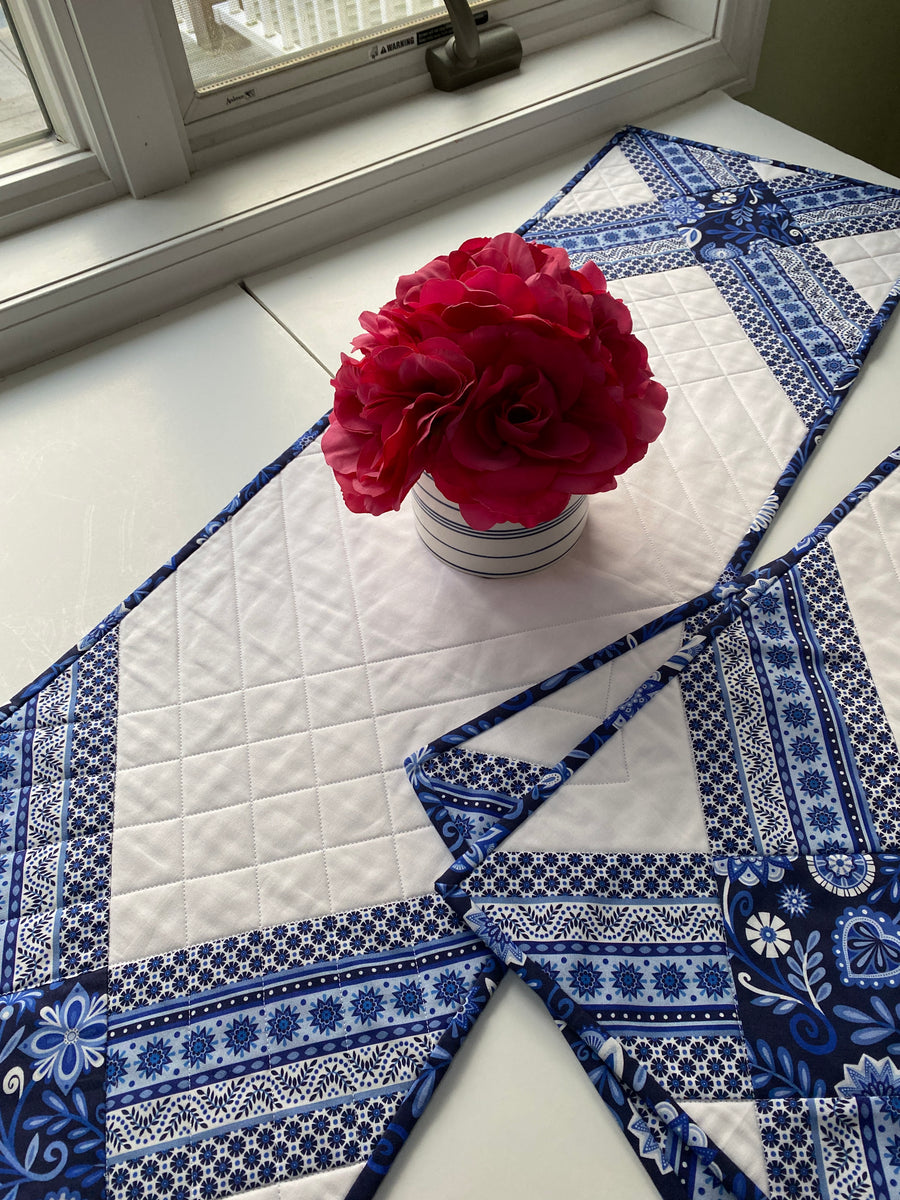 Table Crossings – Poorhouse Quilt Designs