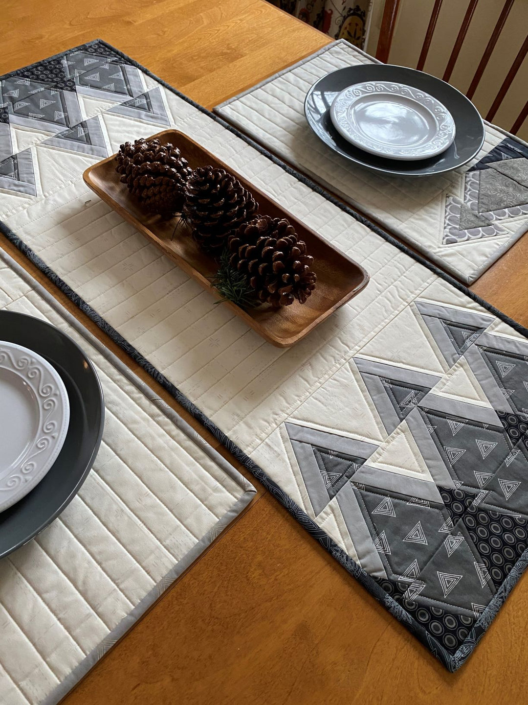 Pine Ridge Tabletop – Poorhouse Quilt Designs