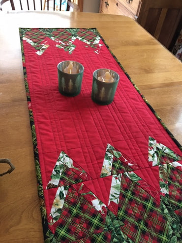 Pine Ridge Tabletop – Poorhouse Quilt Designs